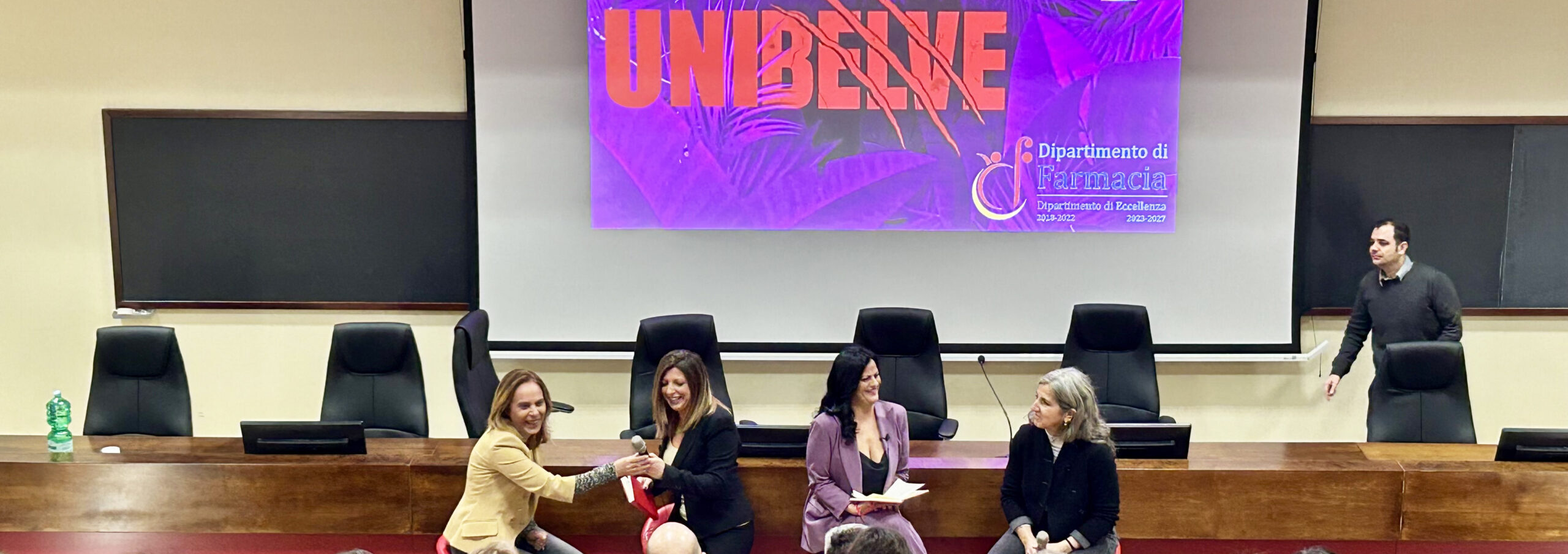 Angela Zampella e Laura Lieto a Uni..Belve - ATENEAPOLI