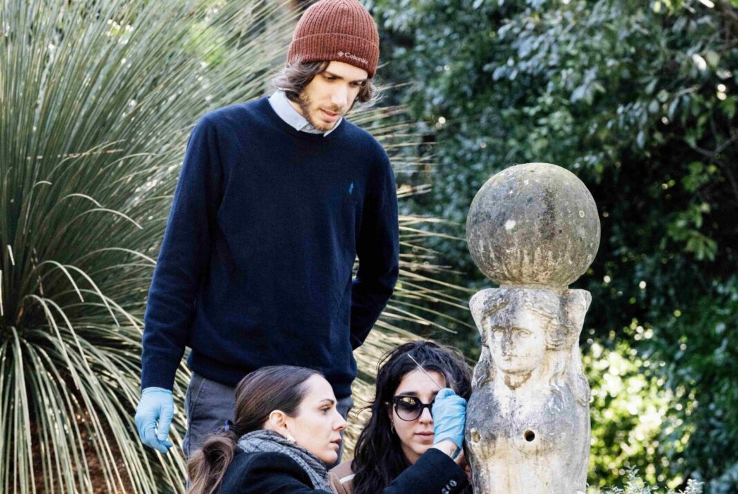 Croste nere sulle statue della Reggia di Caserta: c’entrano le ...
